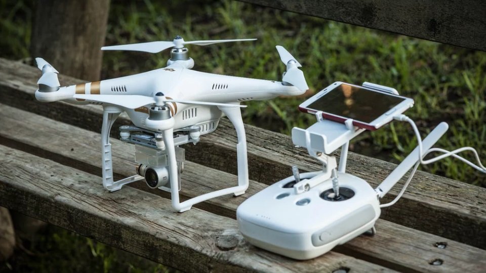 DJI Phantom 3 Professional Review: Affordable Smart 4K Camera Drone ...