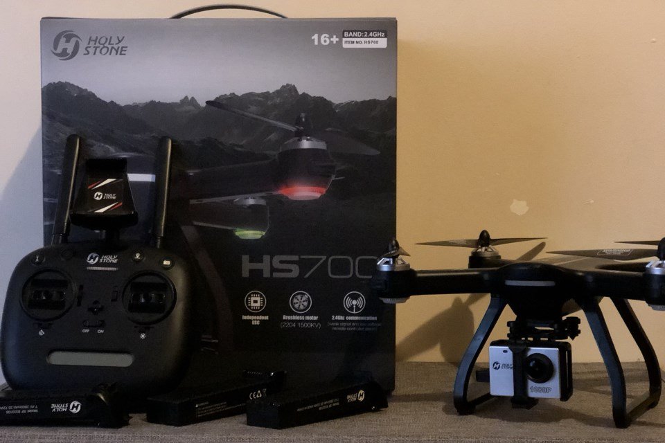 Holy Stone HS100 FPV vs HS700 Ophelia: In-Depth Comparison Guide - UAV ...